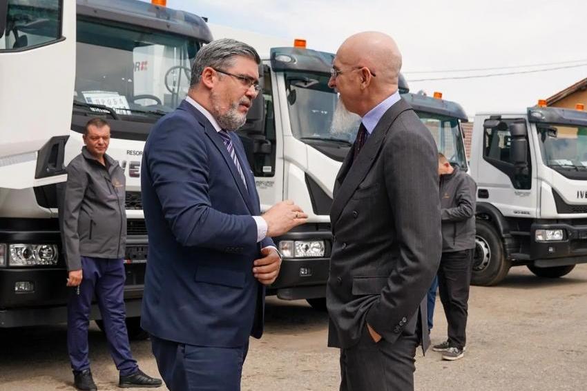 Starović and Gori handed over the keys to new municipal vehicles in ...