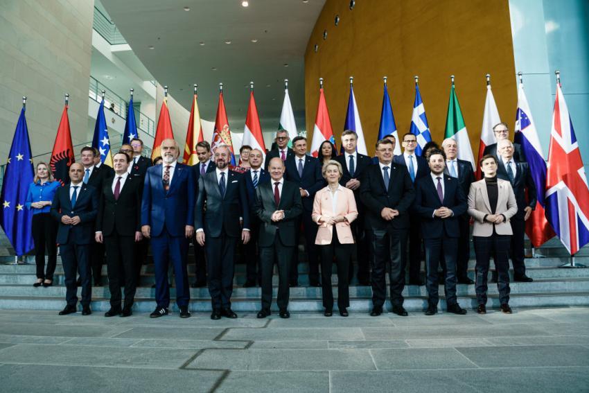 Berlin Process: Western Balkans leaders sign agreements on increased ...